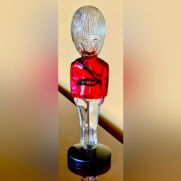Art | Glass Figural Royal Guard British Soldier Capped Perfume Cologne ...